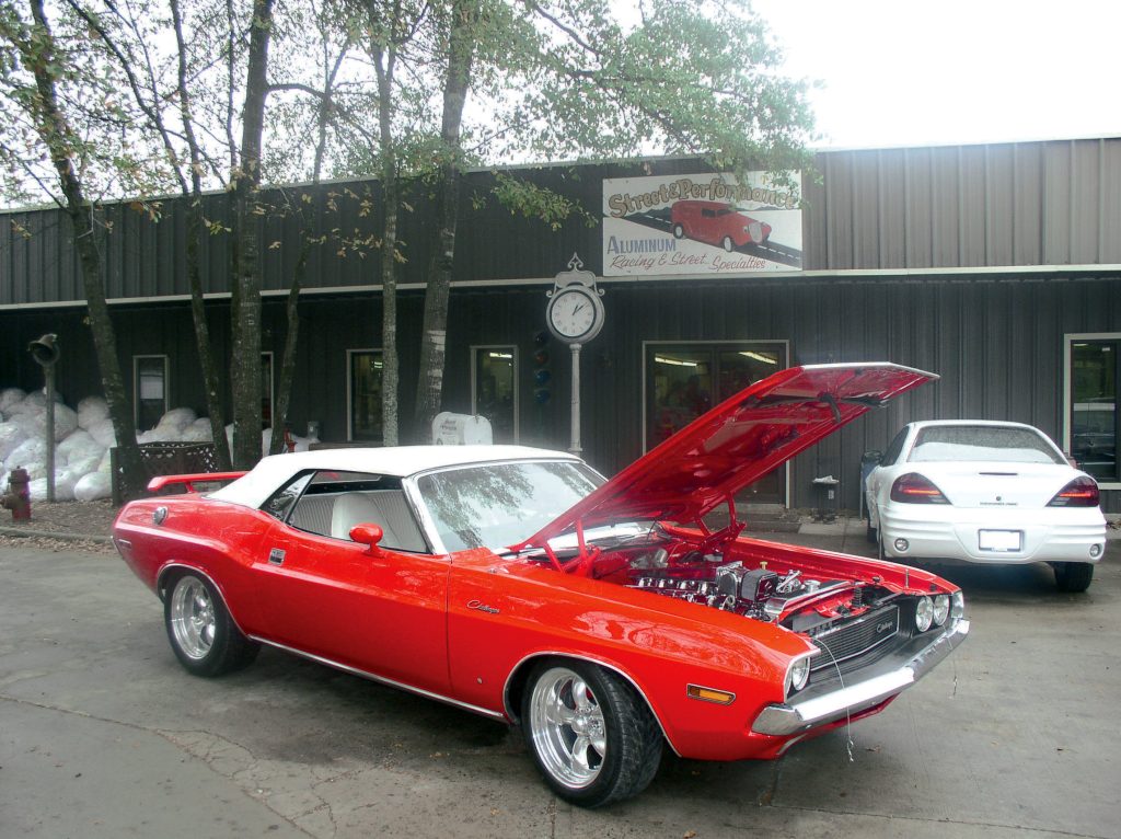 A NEW HEMI FOR AN OLD MOPAR - TheAutoBuilder.com