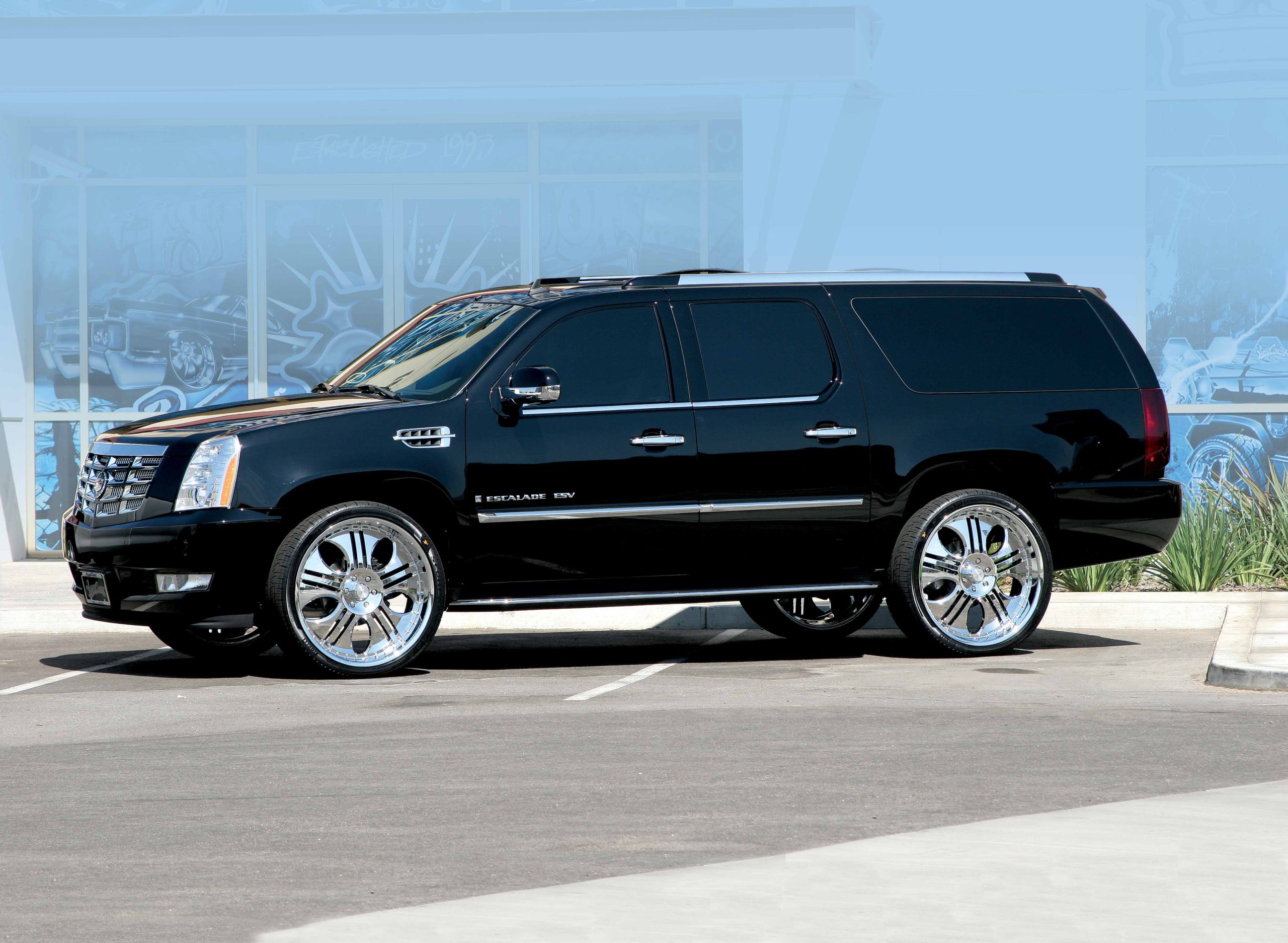 ’07 Cadillac Escalade : Black Beauty - TheAutoBuilder.com